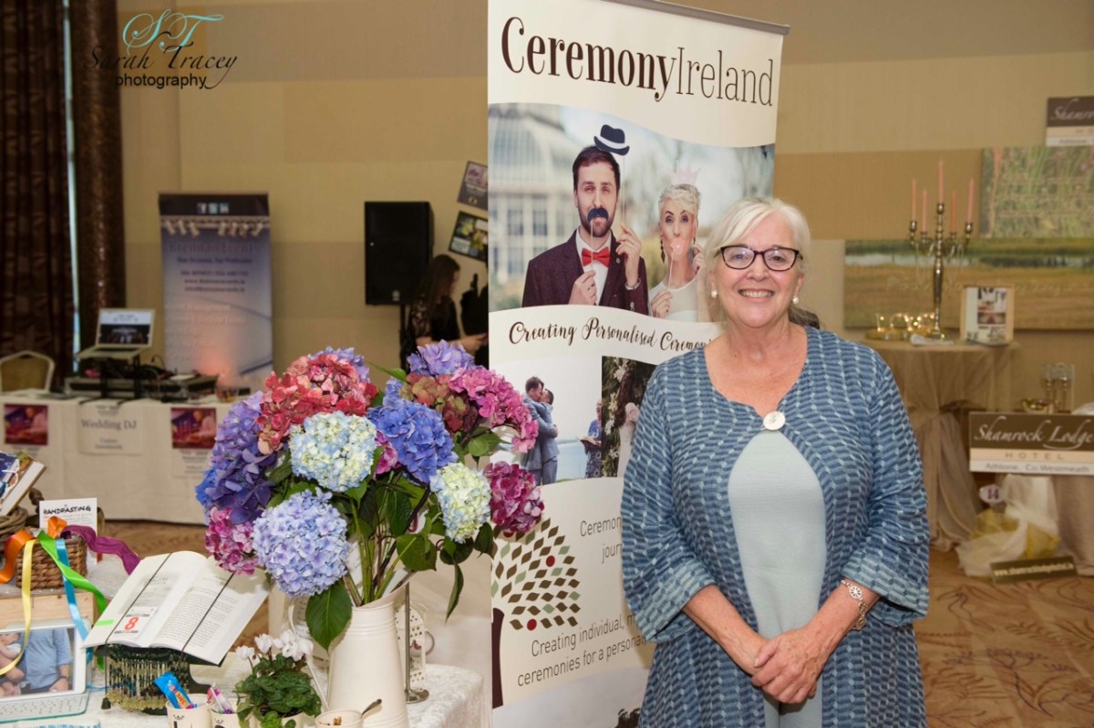 Contact Lynne | Ceremony Ireland